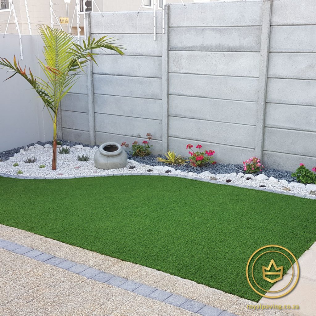 Chips, stones, pebbles and rocks - Royal Paving