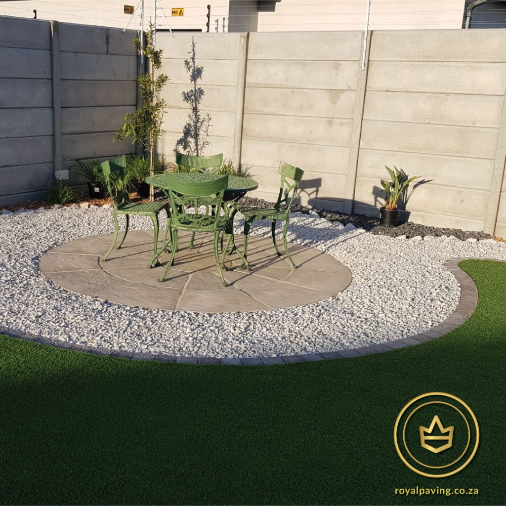 Chips, stones, pebbles and rocks - Royal Paving