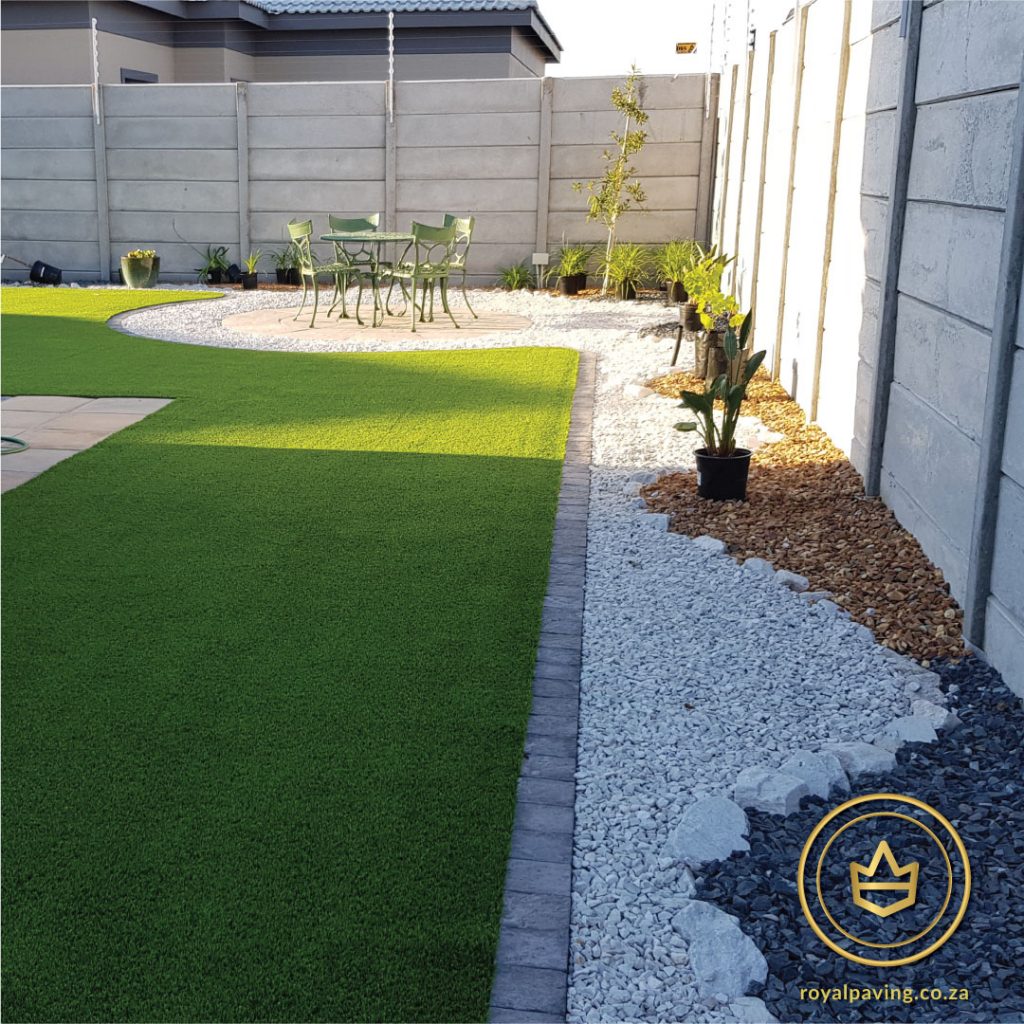 Chips, stones, pebbles and rocks - Royal Paving